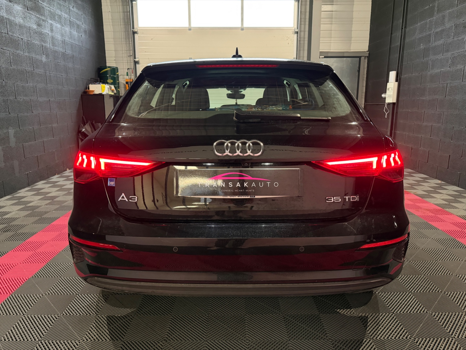 AUDI A3 SPORTBACK 35 TDI 150 S tronic 7 Design - ENTRETIEN AUDI 12/25 ...